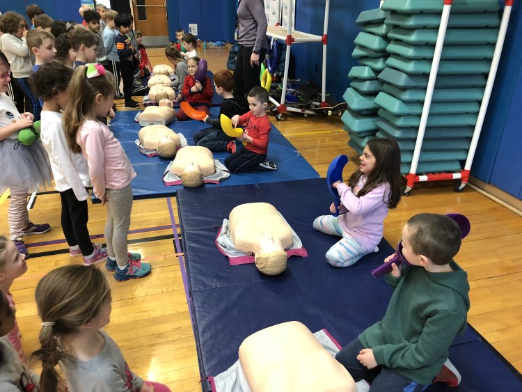 HANDS-ONLY CPR Training for Elementary Students – PHE America